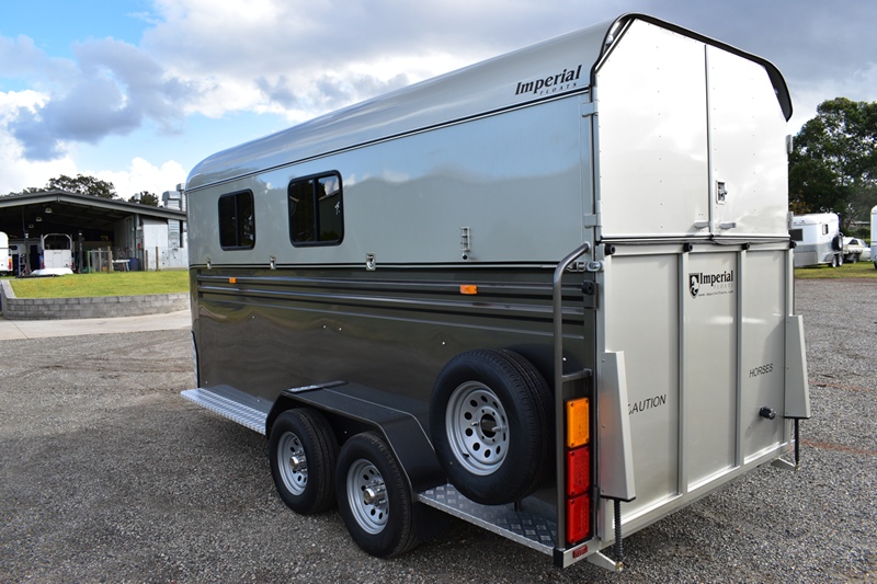 2HAL WARMBLOOD - Imperial Horse Floats