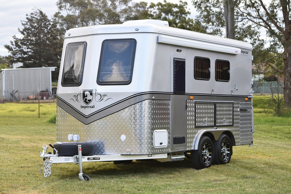 2HAL DELUXE ELITE CAMPER - Imperial Horse Floats